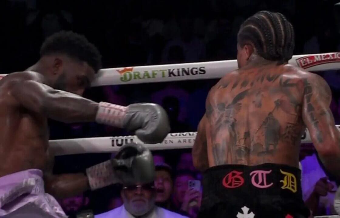 Tank Davis KOs Frank Martin | Boxing News
