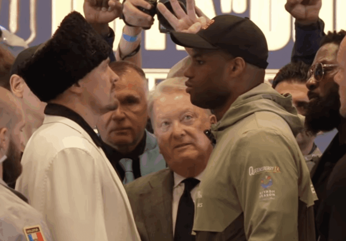 Usyk And Dubois Fire Verbal Shots | Boxing News